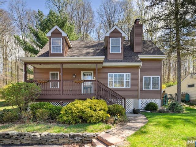 64 Hilltop Trail