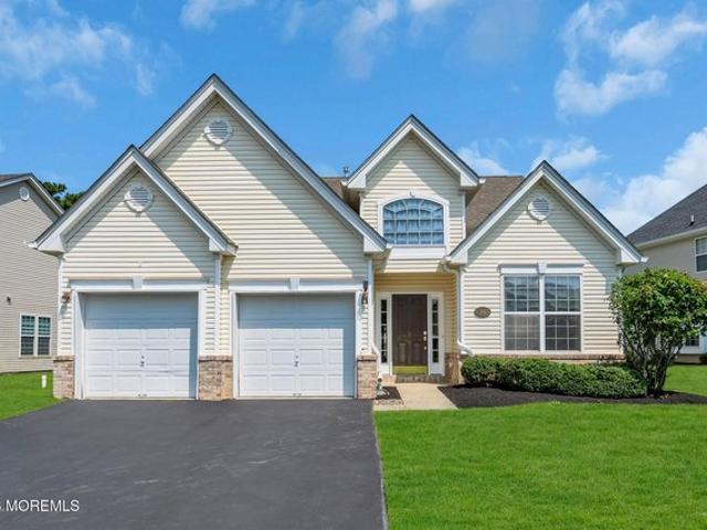 64 Honeysuckle Dr, Manahawkin, NJ 08050