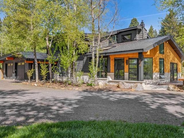 64 Ilka Ln, McCall, ID 83638