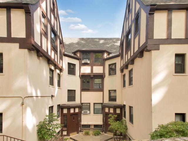 64 Kensington Road 2D