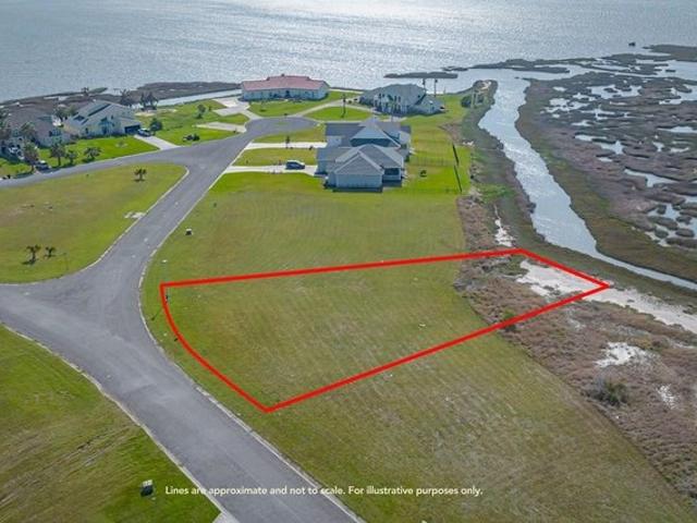 64 Lake Shore Cir, Rockport, TX 78382