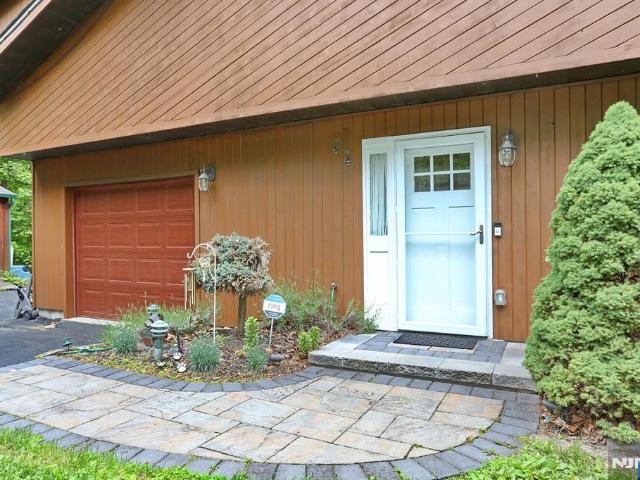 64 Larchmont Drive