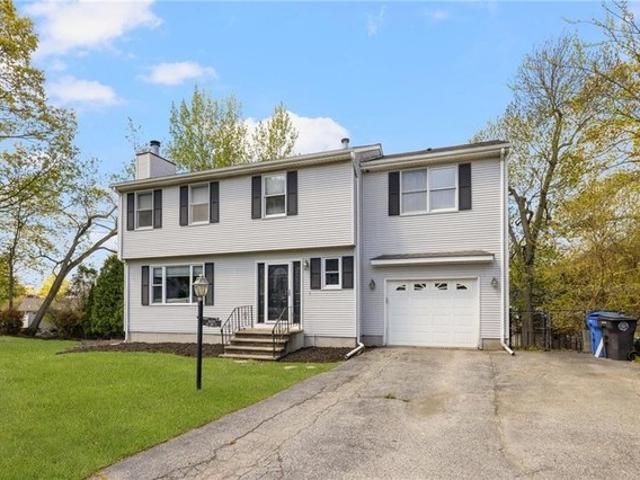 64 Long Ct, Cranston, RI 02920