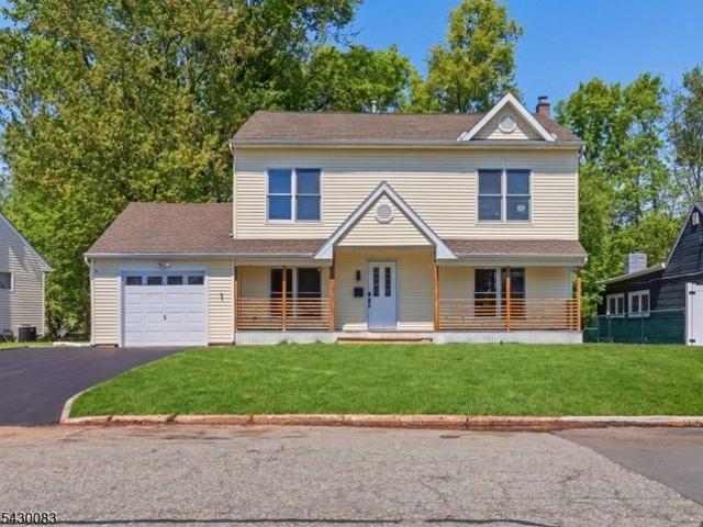64 Longfellow Dr, Woodbridge, NJ 07067