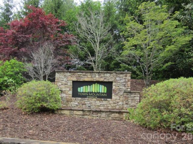 64 Longspur Ln, Asheville, NC 28804
