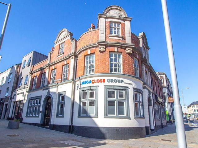 64 Lower Parliament Street. 8 bed townhouse to rent £5,269 pcm £1,216 pw