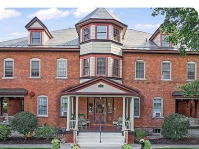 64 Ludlow St Unit 105, Saratoga Springs, NY 12866