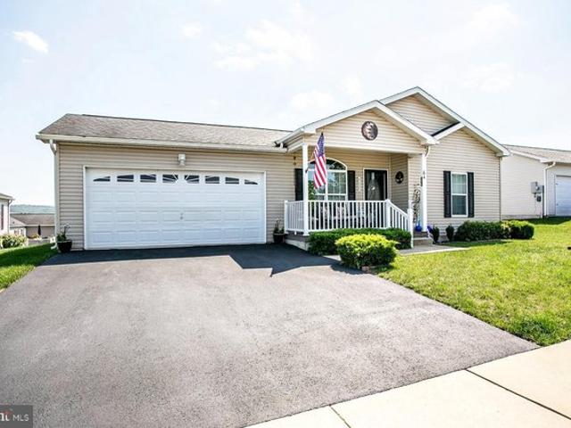 64 Middlemarch Rd, Douglassville, PA 19518