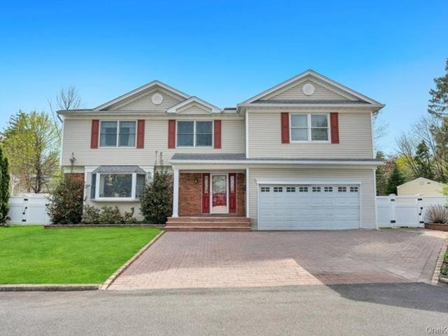 64 Muttontown Eastwoods Rd, Syosset, NY 11791