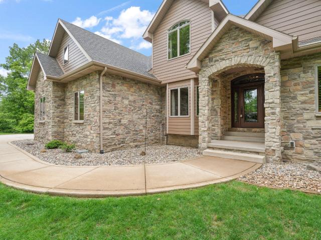 64 Nicholas Drive