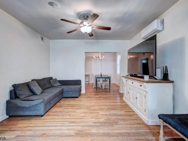 64 Norwood St