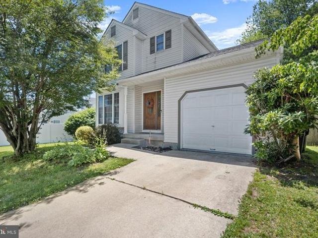 64 Oakton Dr, Atco, NJ 08004