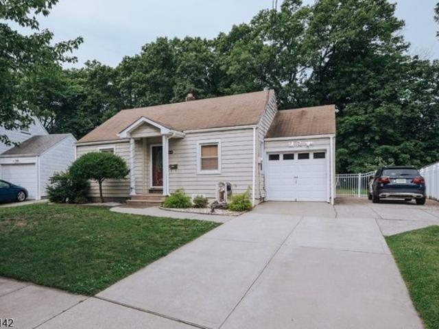 64 Orchard Dr, Clifton, NJ 07012