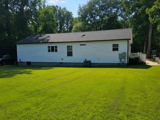 64 Pine Rd