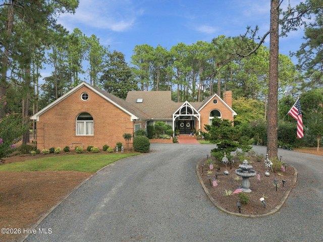 64 Pinewild Dr, Pinehurst, NC 28374