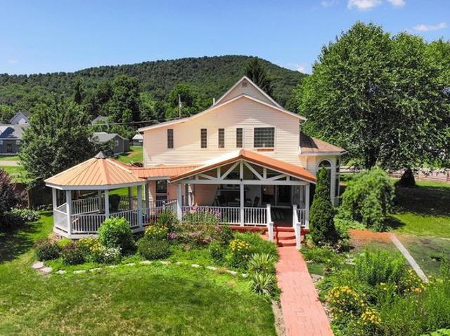 64 Railroad Ave, Roulette, PA 16746