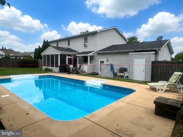 64 Ralphs Court