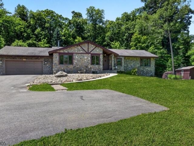 64 Ricker Dr