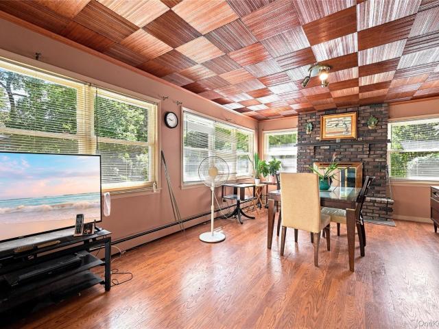64 Satinwood Road