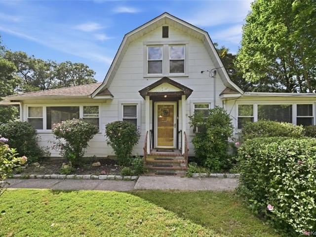 64 Satinwood Rd, Rocky Point, NY 11778