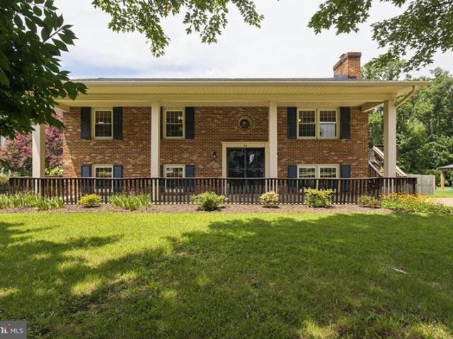 64 Sebastian Rd S, Fredericksburg, VA 22405