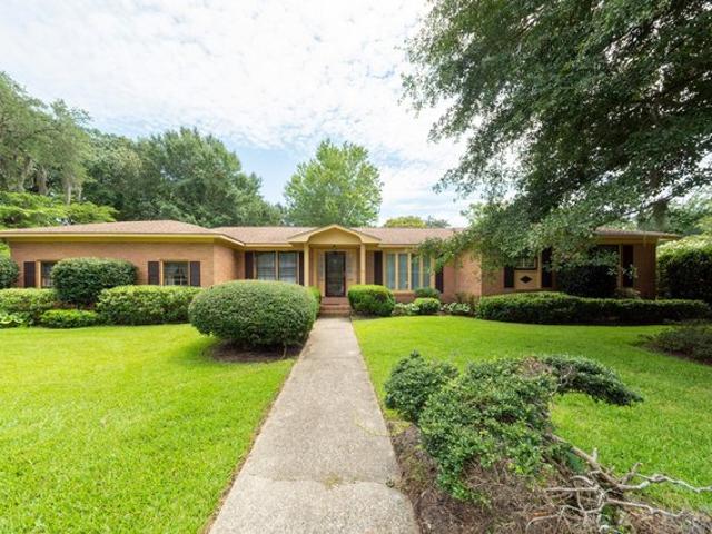 64 Shrewsbury Rd, Charleston, SC 29407