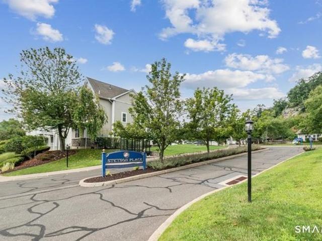 64 Stetson Pl, Danbury, CT 06811