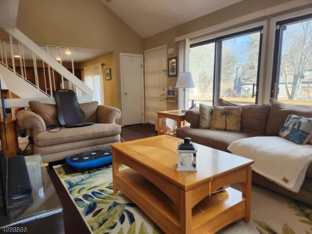 64 Sycamore Ct