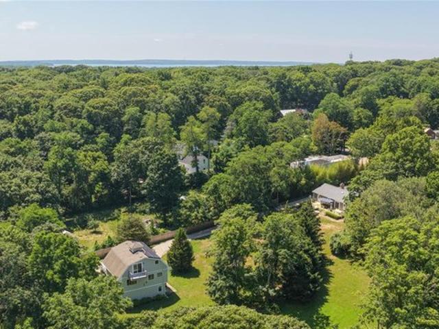 64A N Midway Rd, Shelter Island, NY 11964