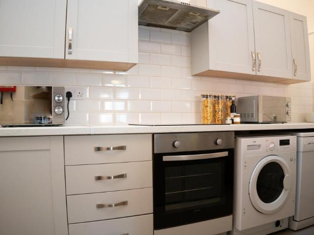 64B Monson Street, Lincoln LN5 7 bed house to rent £2,731 pcm £630 pw