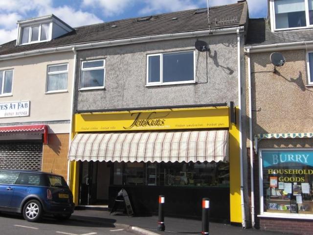 64c Station Road, Burry Port SA16, 2 bed flat to rent, £600 pcm | PrimeLocation