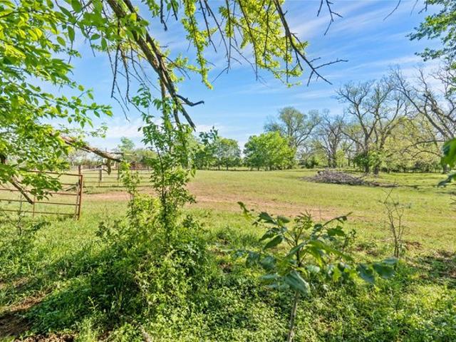 6504 Viereck Rd, Sealy, TX 77474