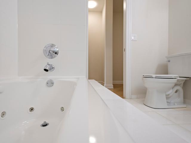 6505 S Woodlawn Ave, Chicago, IL 60637 | MLS #12633 | Compass