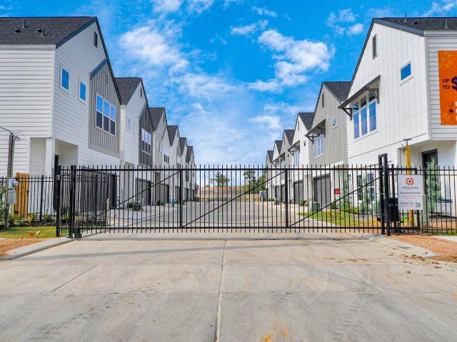 6506 Old Olive Tree Dr, Houston, TX 77091 | MLS #24796 | Compass