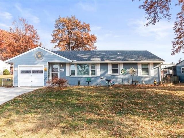 6507 N McGee St, Gladstone, MO 64118