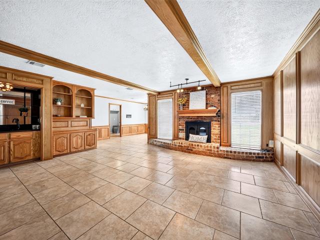 6507 Spring Leaf Drive