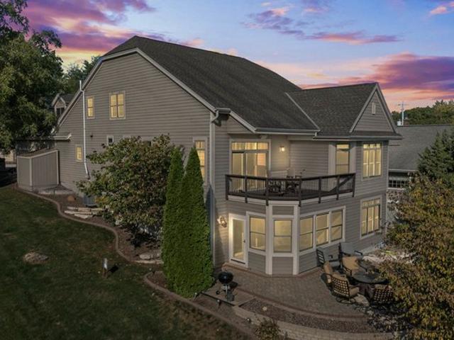 6507 Willow Ct, Waterford, WI 53185