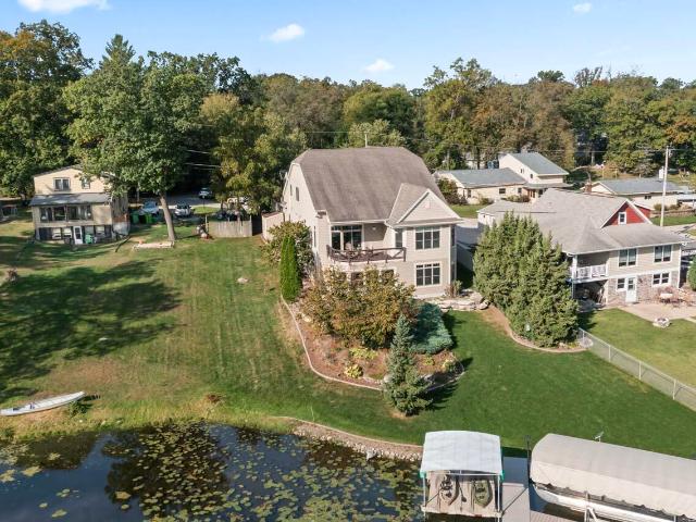6507 Willow Ct, Waterford, WI 53185 | MLS #1954 | Compass