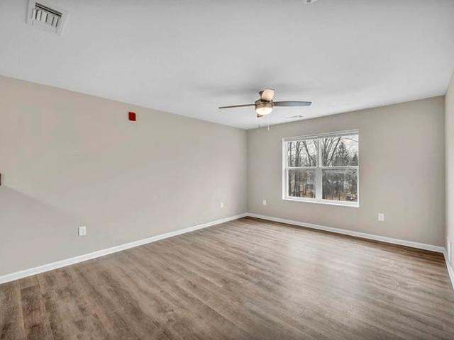 6500 Powers Blvd, Parma, OH 44129