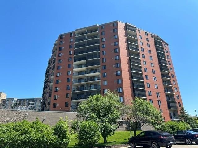 6500 Woodlake Dr Apt 1104, Richfield, MN 55423