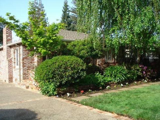 $6500 / 3br Bright, Beautiful 3 Bedroom, 2 Bath home in desirable Barron Park