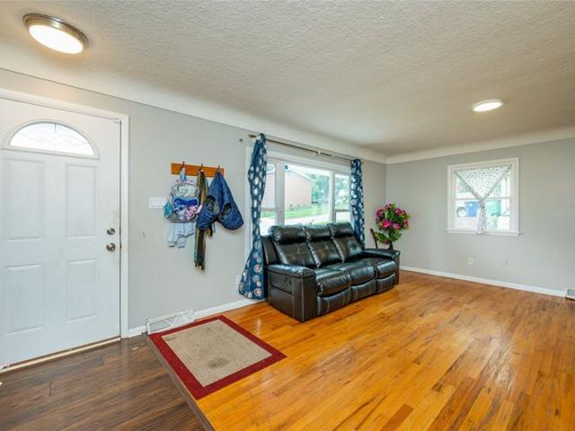 6501 Madison Ave, Urbandale, IA 50322