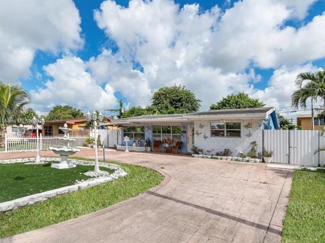 6501 Roosevelt St, Hollywood, FL 33024