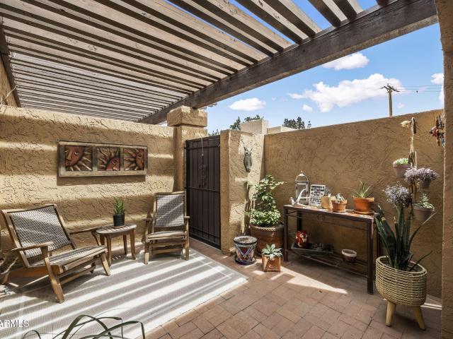 6502 N La Paloma Este