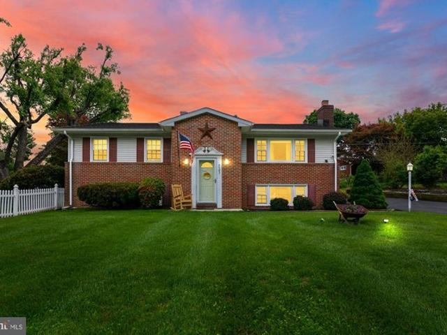 6503 Panorama Dr, Sykesville, MD 21784