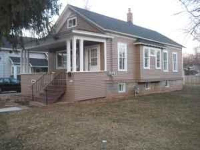 $650 / 3br Nicely remodeled 3 bedroom home on north side Oshkosh map