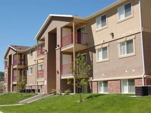 $650 / 3br 1129ft² Short Term Lease 1585 N 400 E
