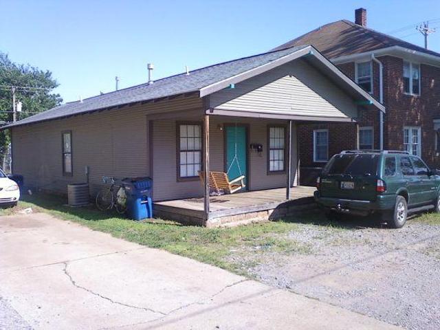 $650 / 2br Walk to campus, heat paid, 2 bth 317 S Duck map