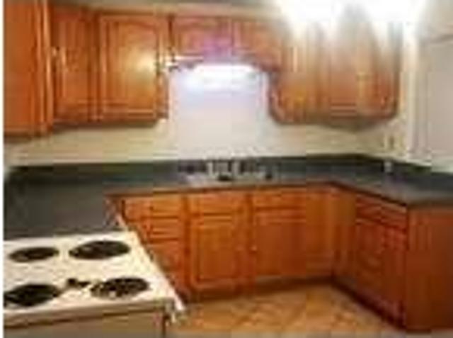 $650 / 2br 824ftÂ² Charming 2 Br Cottage