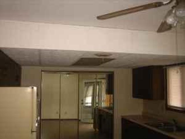 $650 / 2br 900 Powers Ct.: Nice Townhouse: Available August! Westover